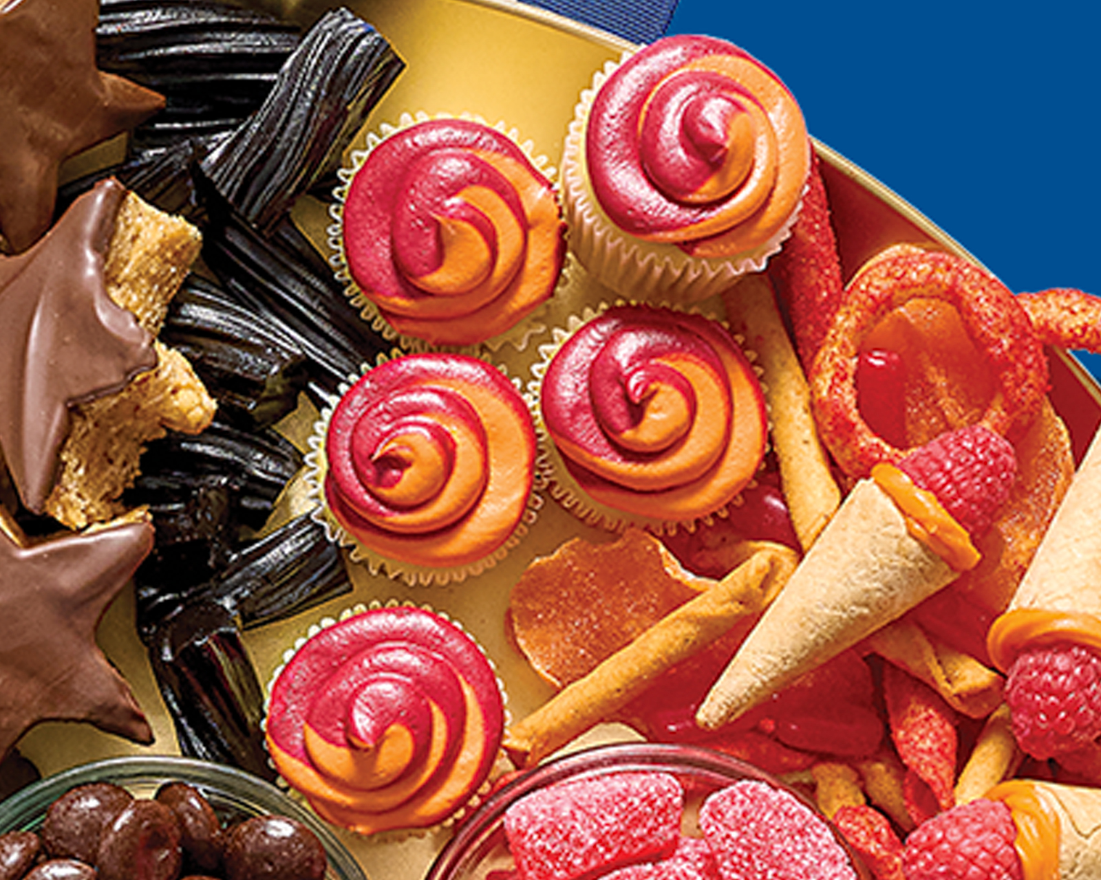 Champagne Heart Cupcakes | Hy-Vee