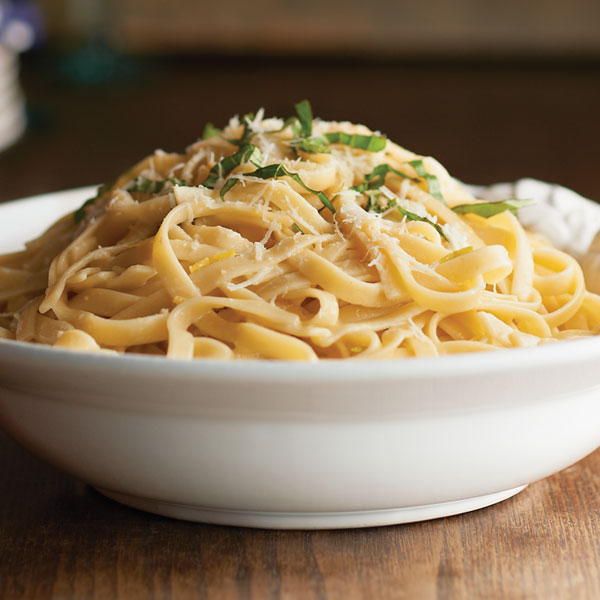 Lemon and Garlic Pasta | Hy-Vee